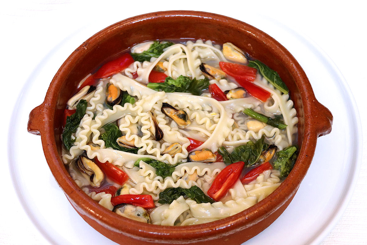 Mafaldine with Mussels, Broccoli Rabe, and Tomatoes in Broth - Mary ...